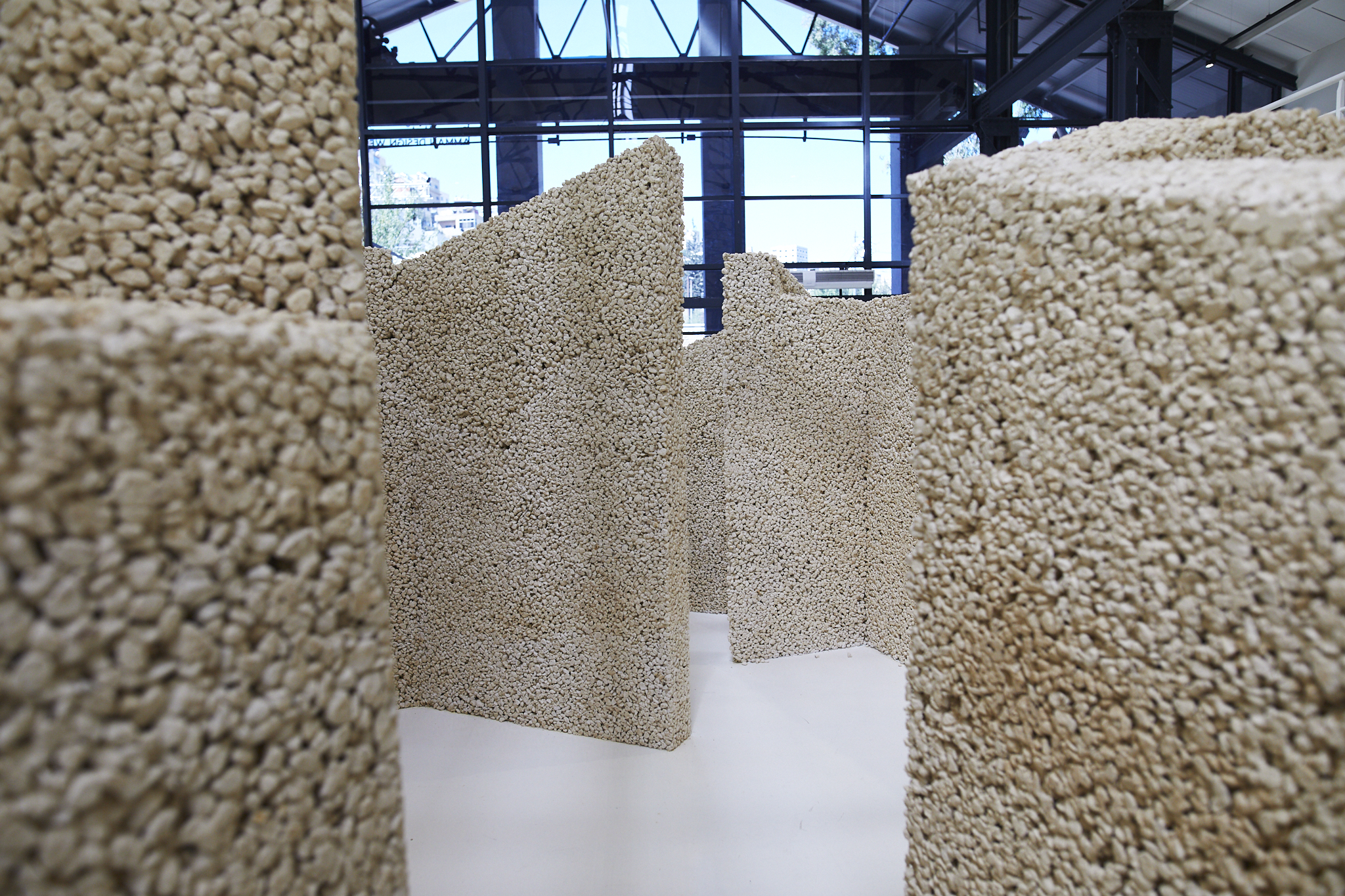 Sahel Alhiyari offers new perspectives on the use of common gravel in ...